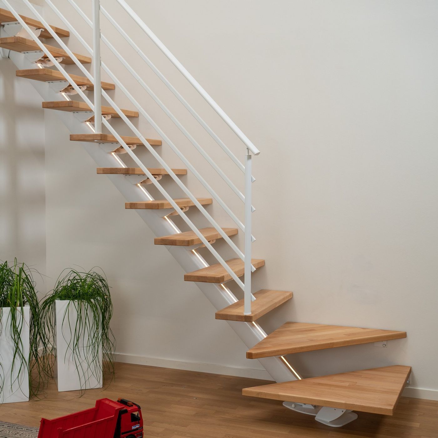 Portaat Dolle Sydney, L-malli, Pure-kaide, öljytty tammi, eri värejä ja ...