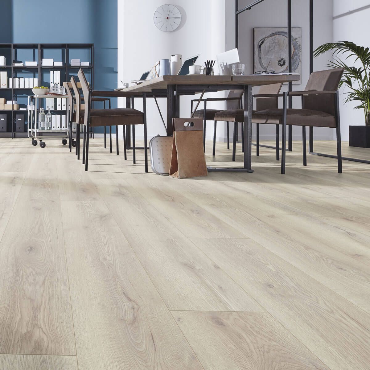 Laminaatti Kronotex Mammut Plus 4728 Mountain Oak Beige vaalea | Taloon.com