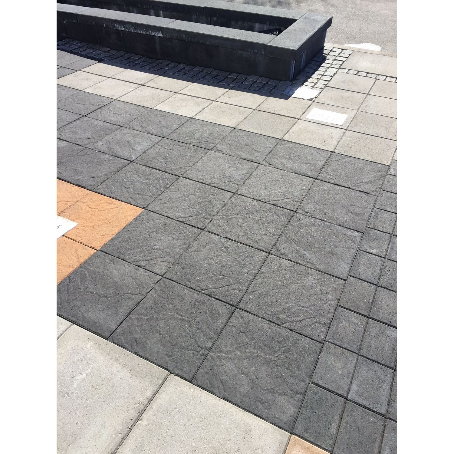 Betonilaatta 400x400x50 mm kuvioitu musta - Taloon.com