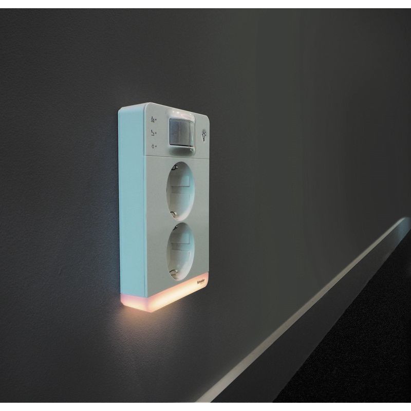 Pistorasia Schneider Electric Exxact 2-osainen peitelevyllä ...