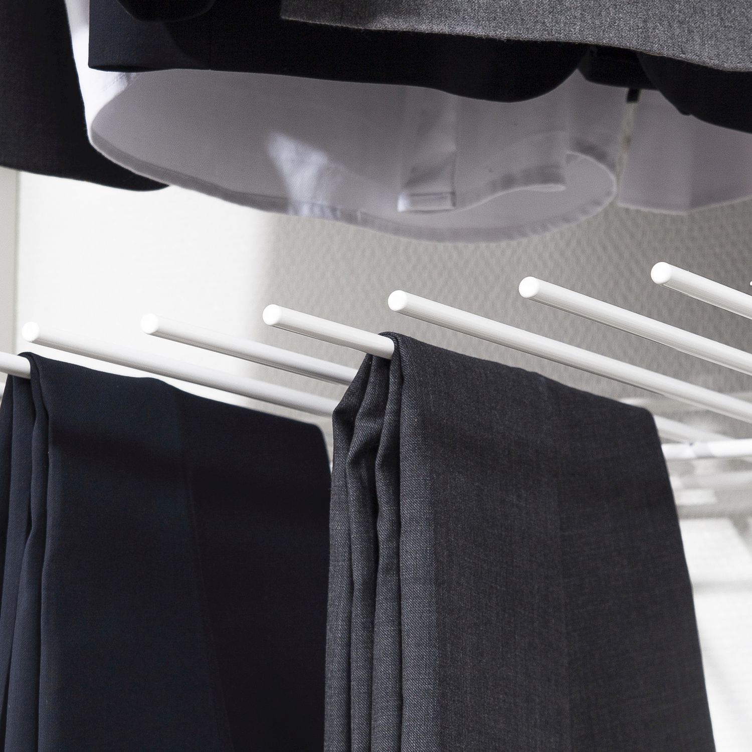 Ulosvedettävä housuripustin Norscan Roller Wall System M60 valkoinen